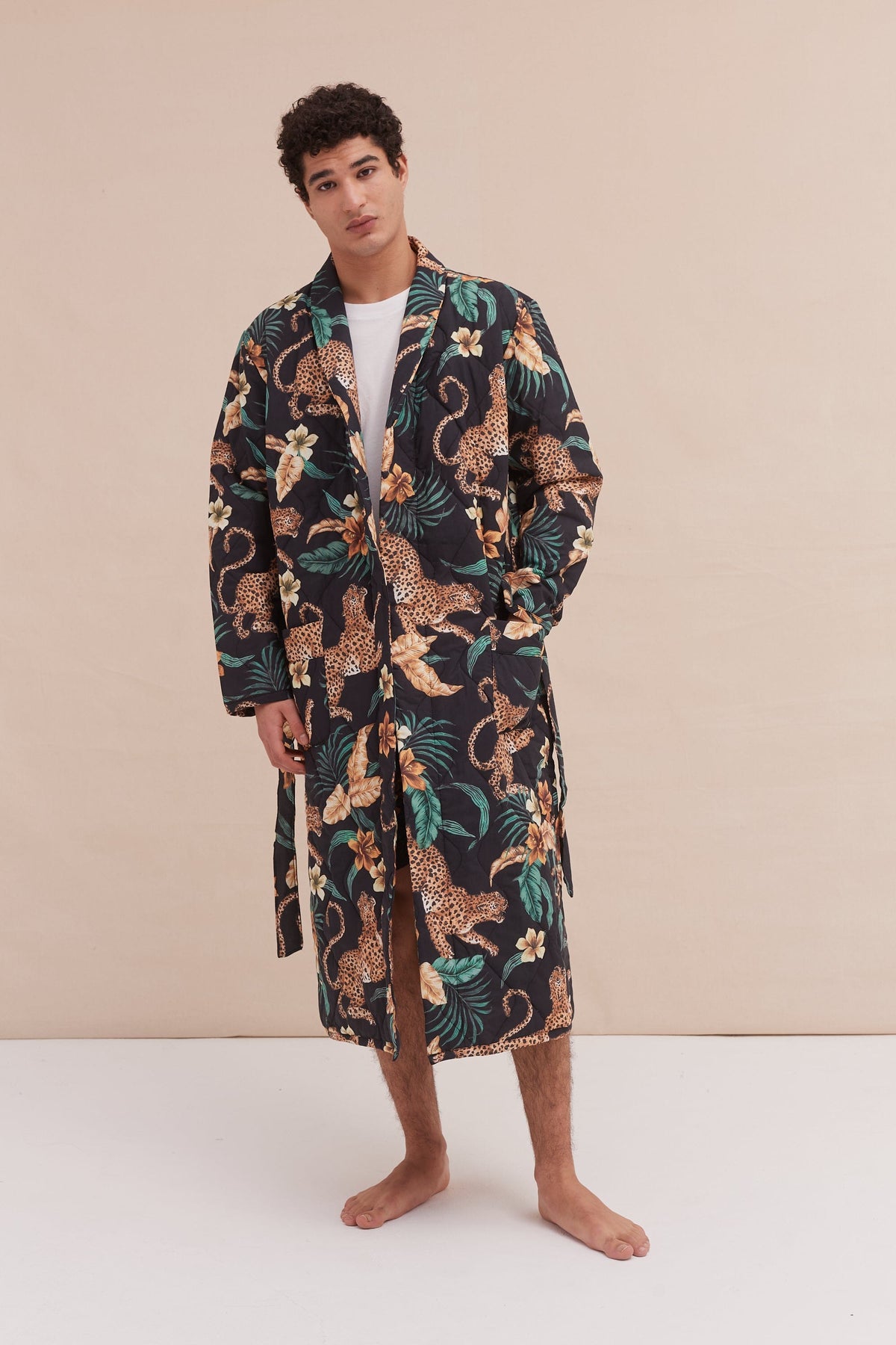 Men’s Quilted Robe Soleia Leopard Print Black/Yellow – Desmond & Dempsey