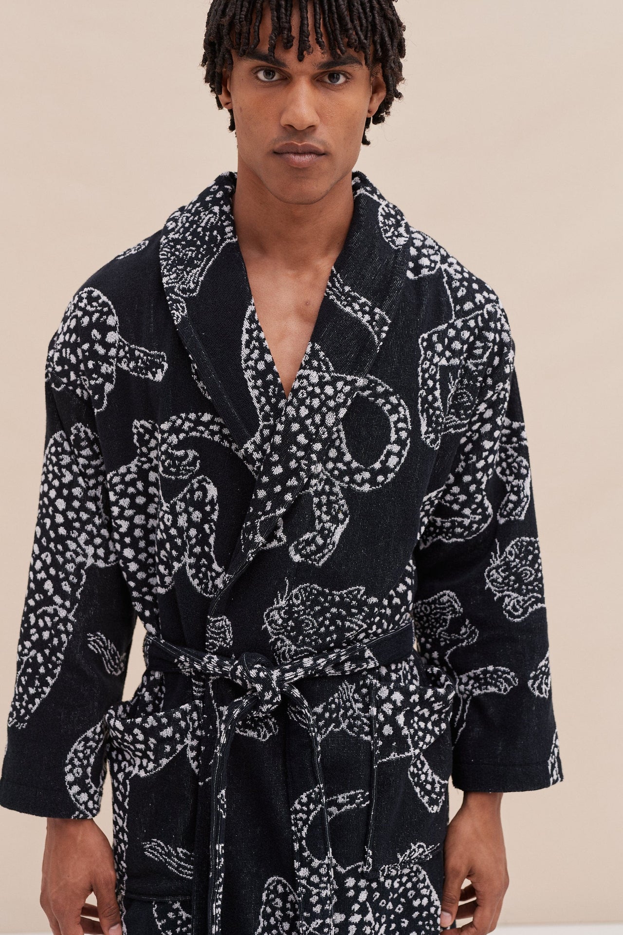 Unisex Towel Robe Jag Print Black – Desmond & Dempsey